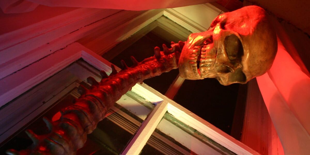 5 Scariest Haunted Houses near Denver, Colorado - Uncover Colorado