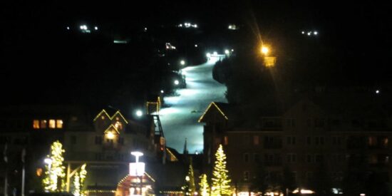 Night Skiing Under the Lights in Keystone | 2024/25 Schedule - Uncover ...