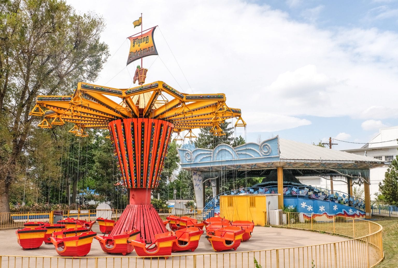 4 Amazing Amusement and Water Parks by Denver - Uncover Colorado