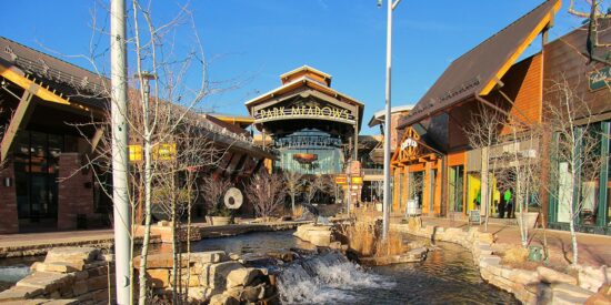 Colorado Shopping Malls and Districts | List + Map - Uncover Colorado