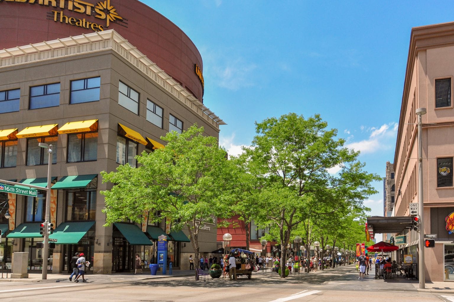16th Street Mall - Downtown Denver, CO | Pedestrian Promenade - Uncover ...