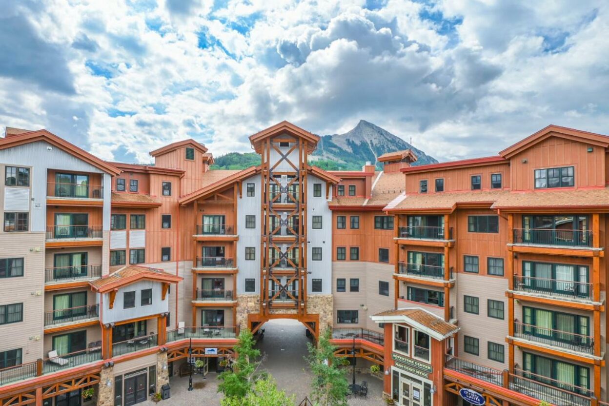 6 Best Hotels in Crested Butte, Colorado - Uncover Colorado