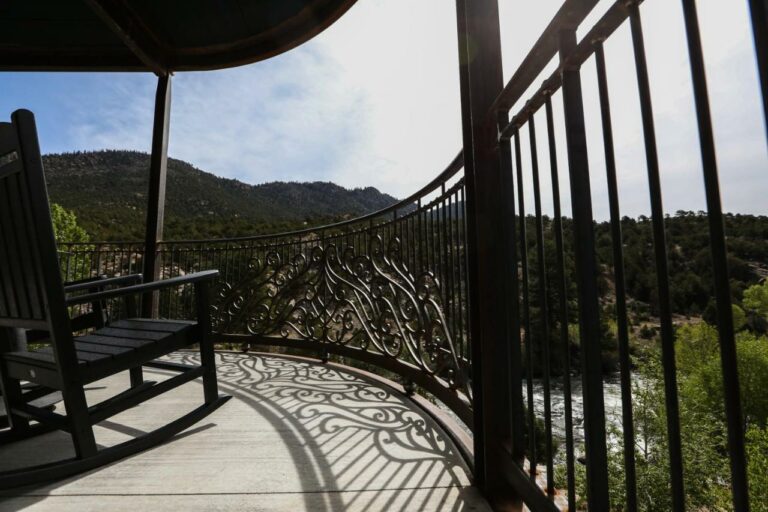 Surf Hotel & Chateau - Buena Vista, CO | 3-Star Boutique Accommodation ...