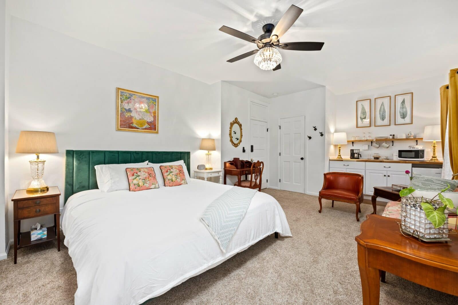 Flora House Denver - CO | Bed & Breakfast - Uncover Colorado